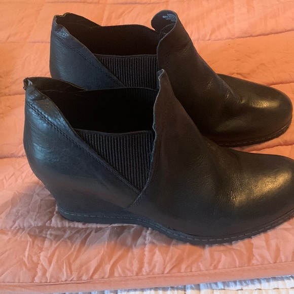 Shoes | Earth Wedge Shooties Lamb Leather | Poshmark